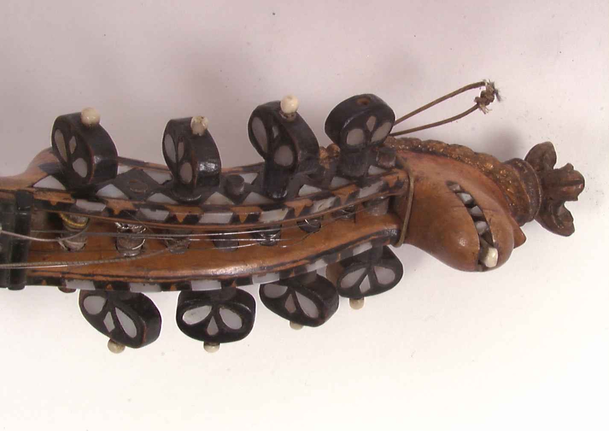 Hardingfele - Norsk Folkemuseum / DigitaltMuseum