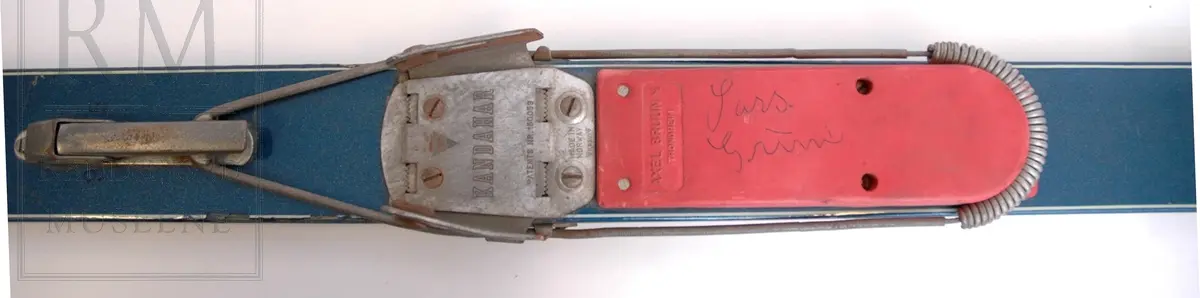 Ski - Hadeland Folkemuseum / DigitaltMuseum