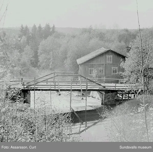 Kvarnen, dammen och bron vid Silje, Selånger. - Sundsvalls museum ...