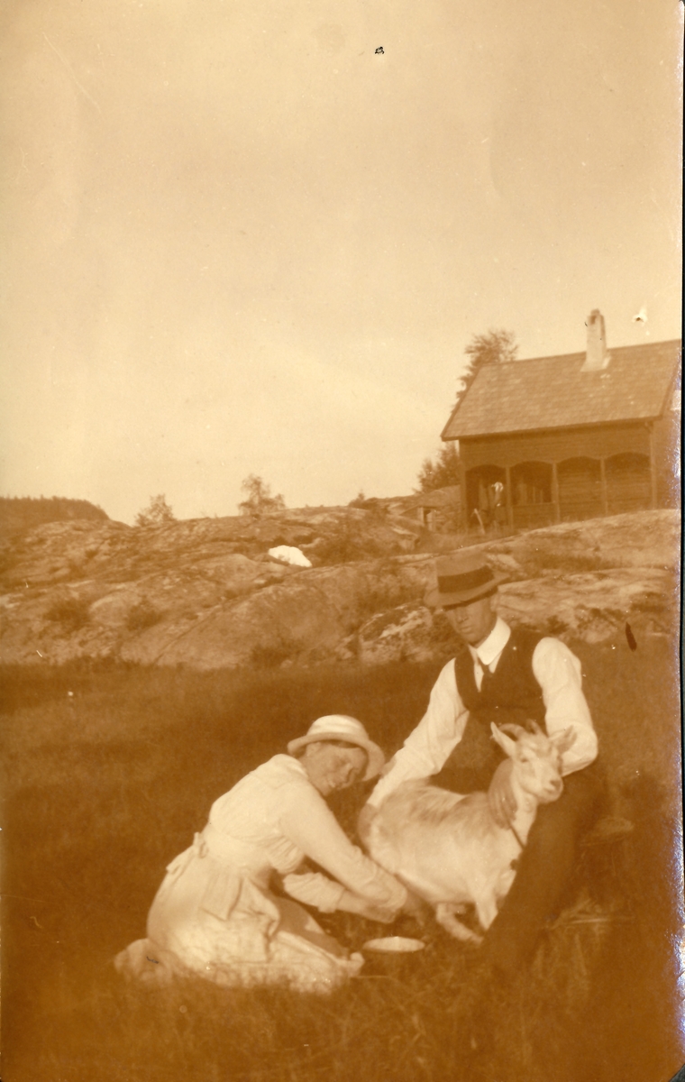 Klokkerholmen, Sandøya, Marie-Louise Christiansen, Brevik apotek ...