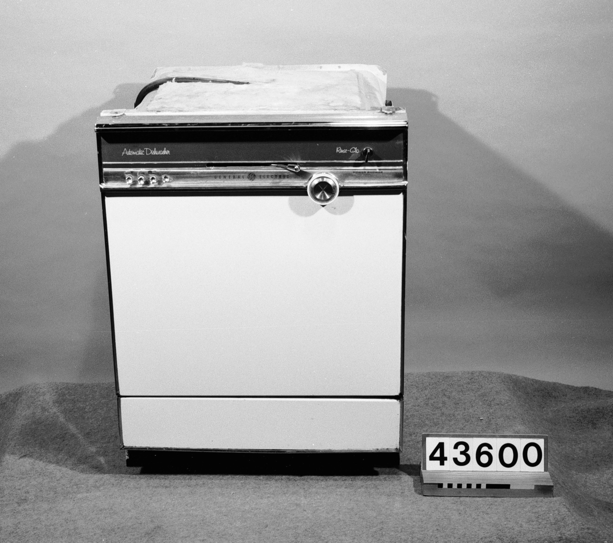 Diskmaskin för inbyggnad. - Tekniska Museet / DigitaltMuseum