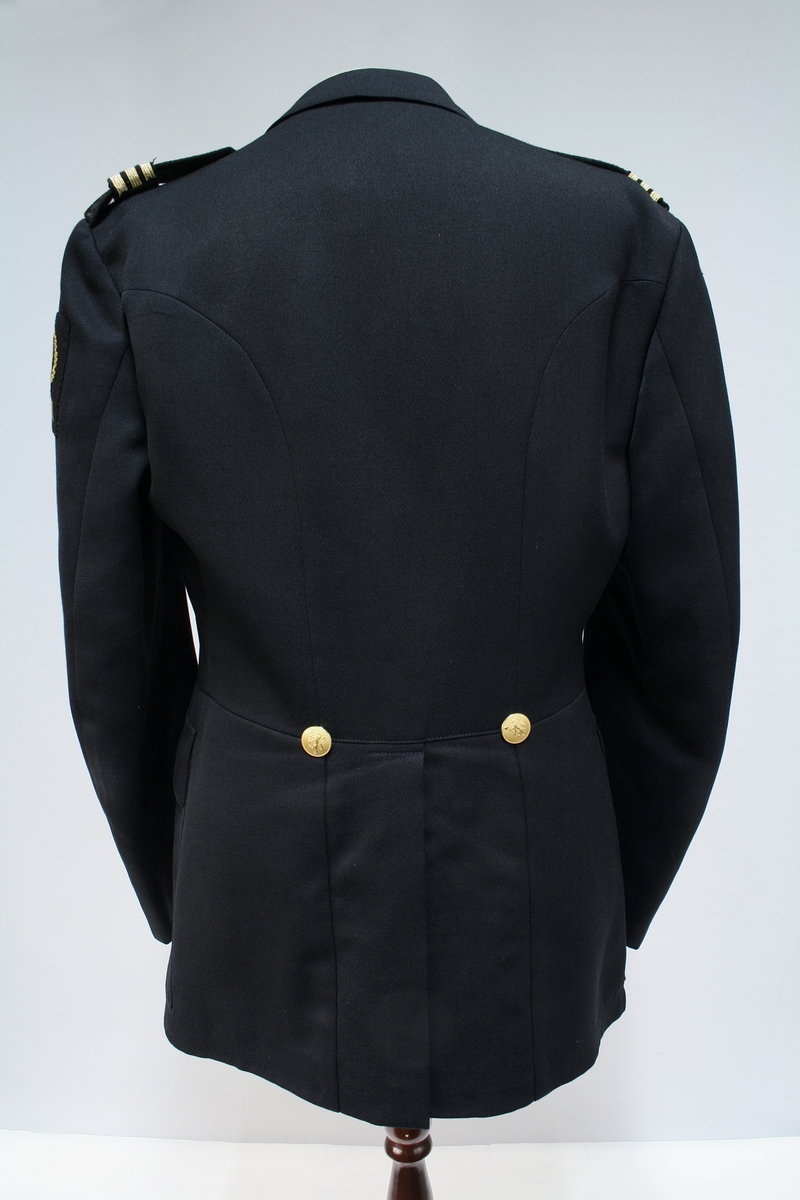 Politiuniform M/1963 - Justismuseet / DigitaltMuseum