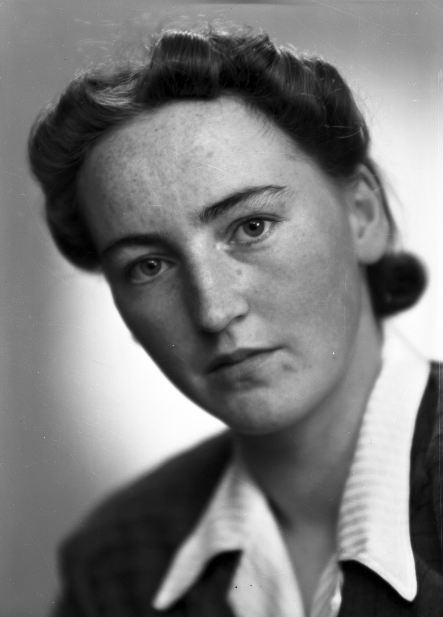 Fröken Ingrid Falk, Byggmästargatan 18 B, Gävle. 24 maj 1943 ...