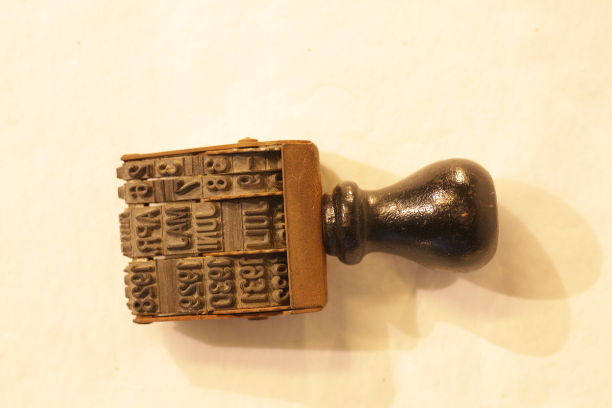 stempel - Mjøsmuseet / DigitaltMuseum