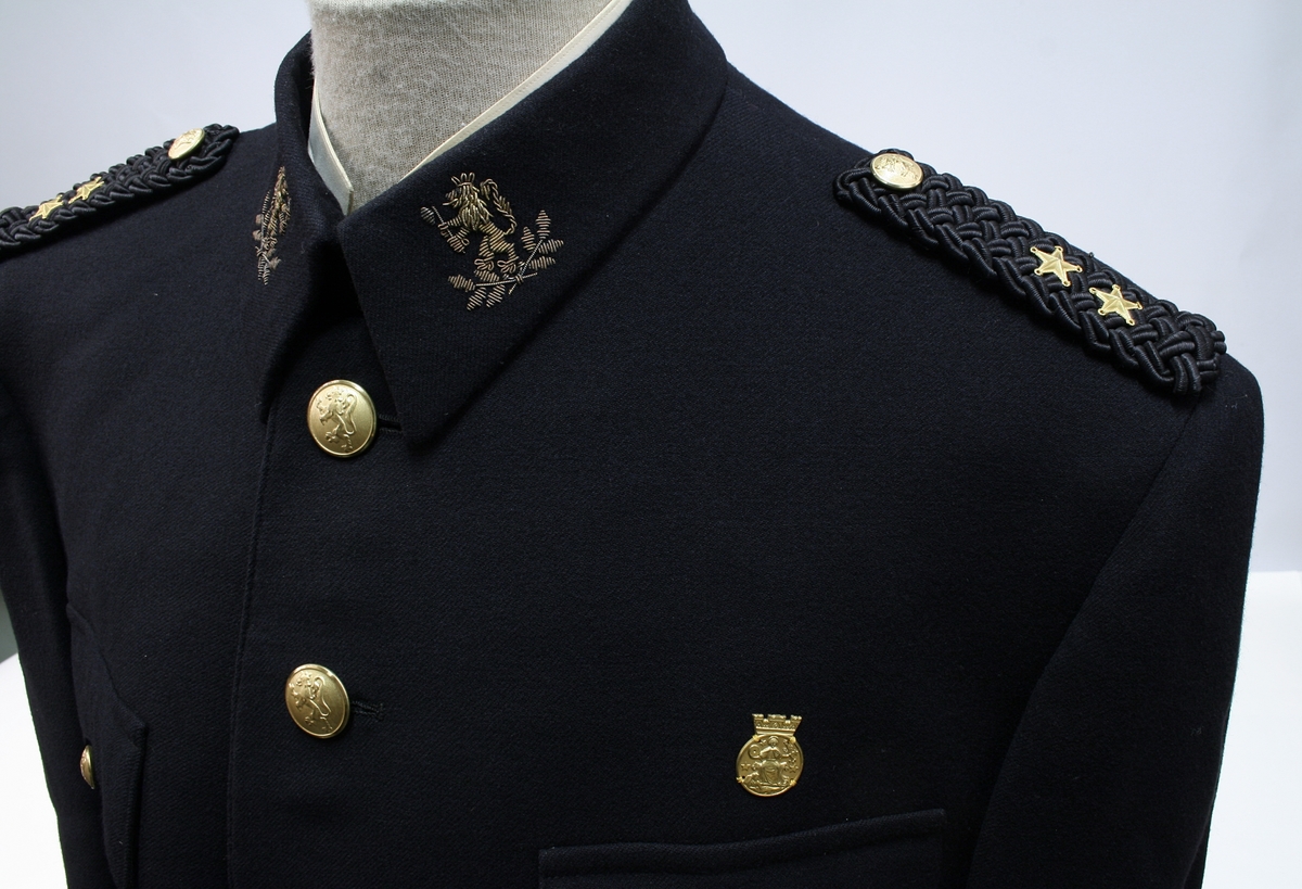 Politiuniform M/1946 - Justismuseet / DigitaltMuseum