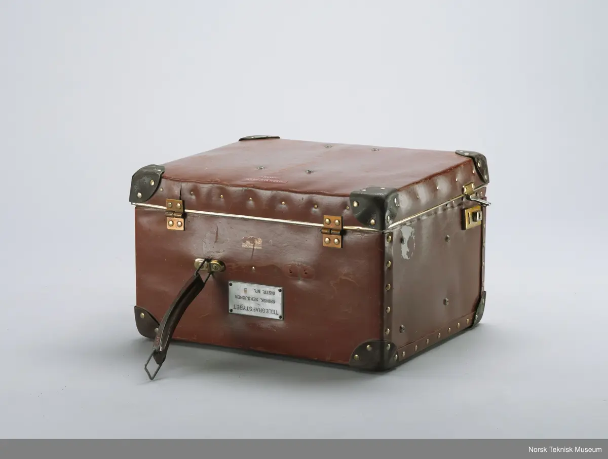 Koffert - Norsk Teknisk Museum / DigitaltMuseum