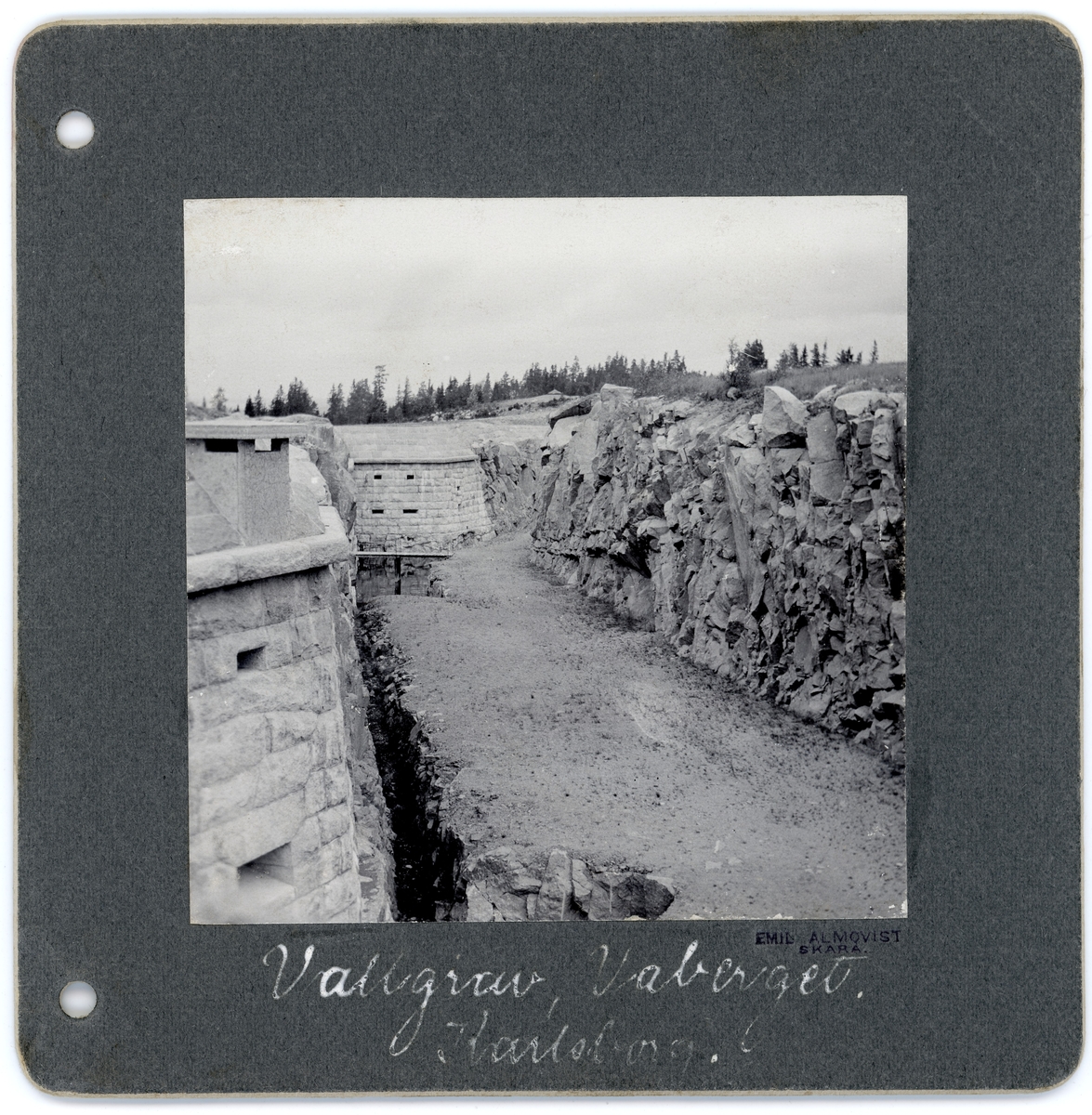 Vallgrav i Vabergets fästning - Västergötlands museum / DigitaltMuseum