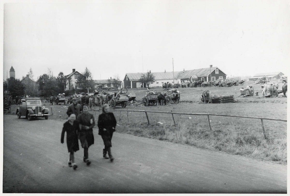 Finska flyktingar i Haparanda, hösten 1944. - Järnvägsmuseet ... Finska flyktingar i Haparanda, hösten 1944. - Järnvägsmuseet ...