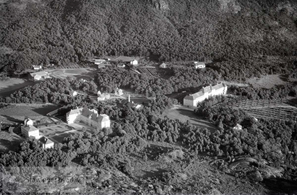 Flyfoto av Dale Sykehus - Stavanger byarkiv / DigitaltMuseum