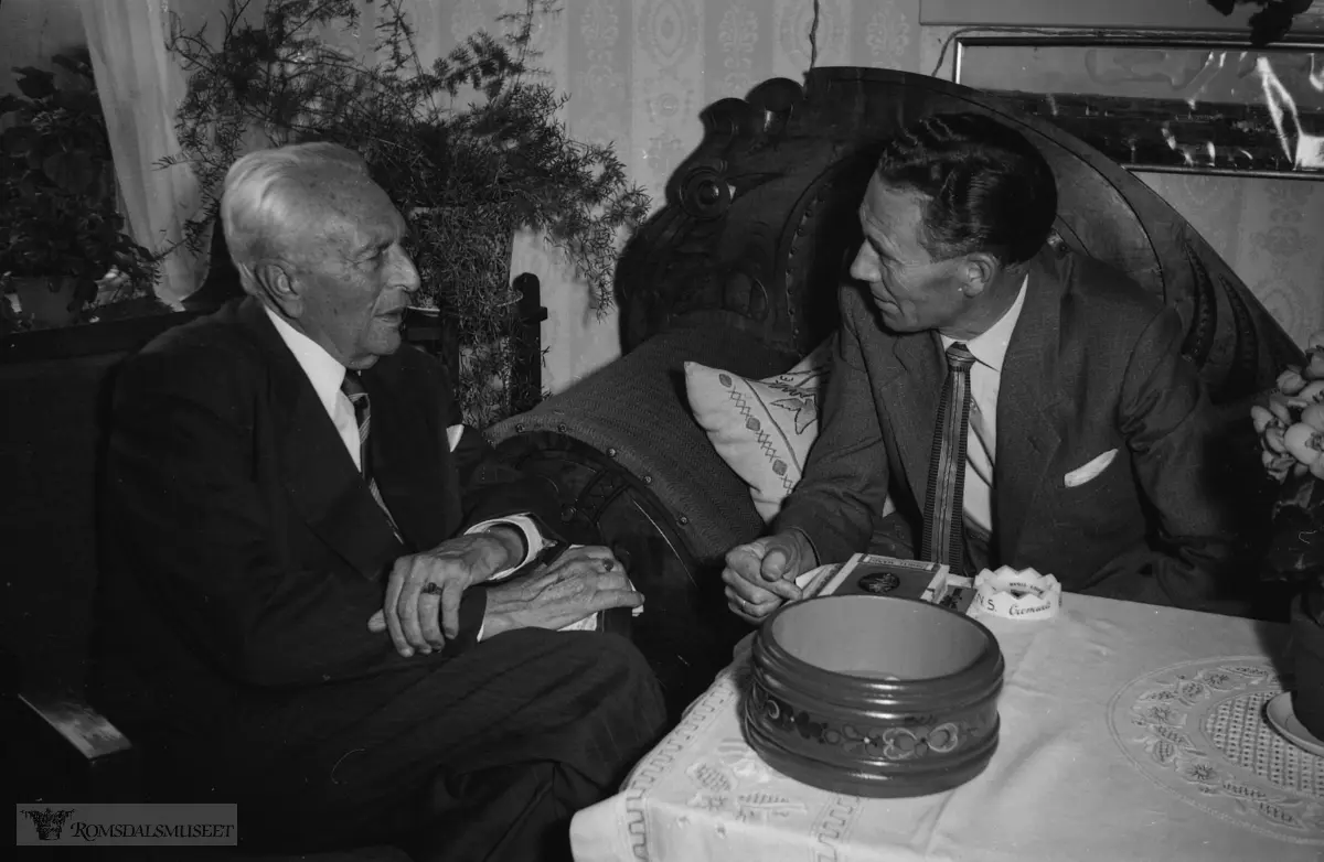 "Hausten 1959"."Midttun 80 år" - Romsdalsmuseet / DigitaltMuseum