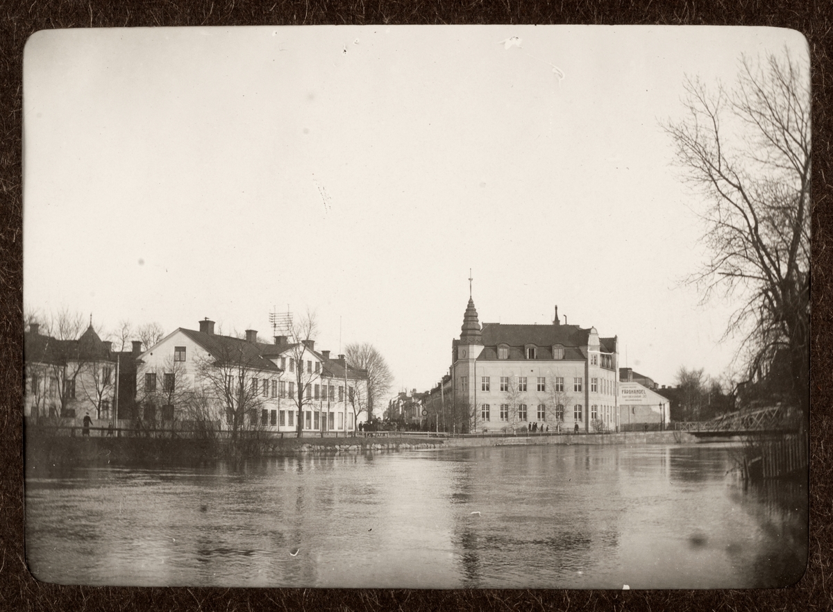 "Upsala. Svartbäcksg. från Luthagen", kvarteret Edda, Uppsala 1919 ...