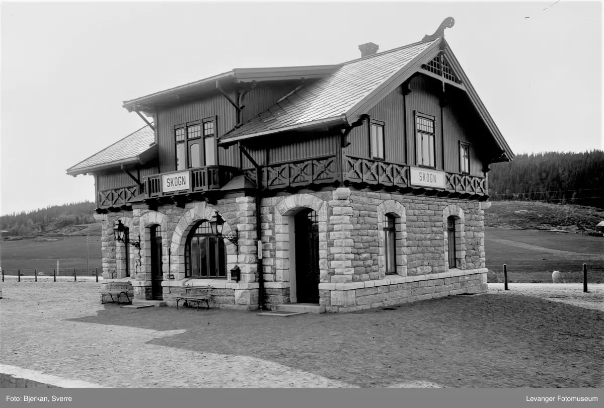 Skogn Jernbanestasjon - Levanger Fotomuseum / DigitaltMuseum