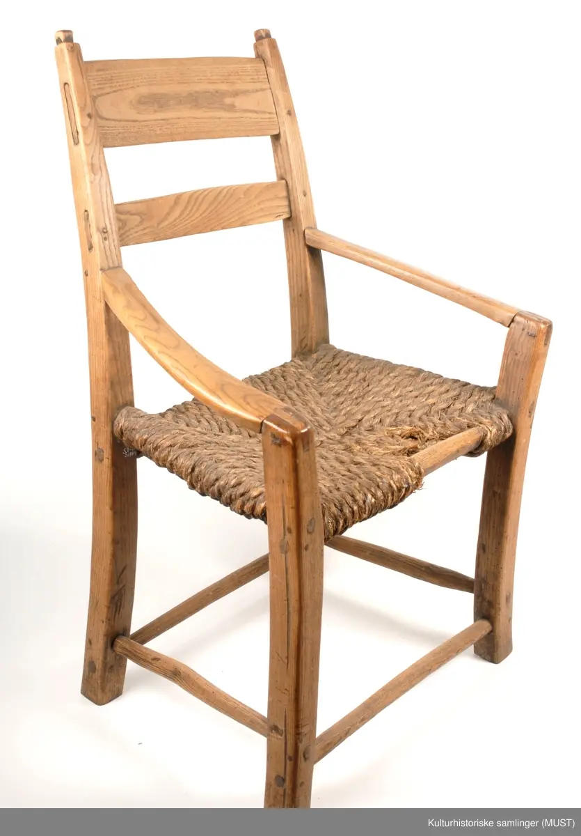 Stol - Kulturhistoriske samlinger (MUST) / DigitaltMuseum