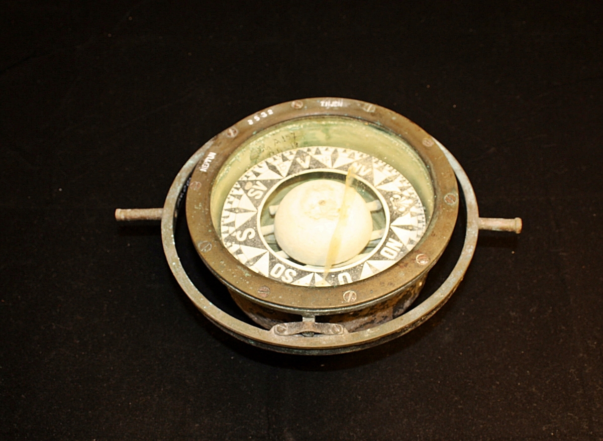 Kompass - Kystmuseet i Øygarden / DigitaltMuseum