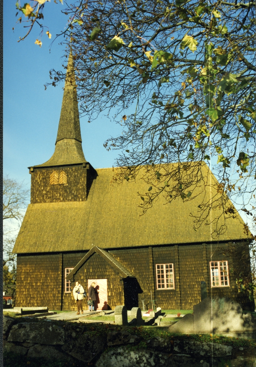 Sura sn, Surahammars kn. Exteriör av Sura gamla kyrka, tidigt 1990-tal ...