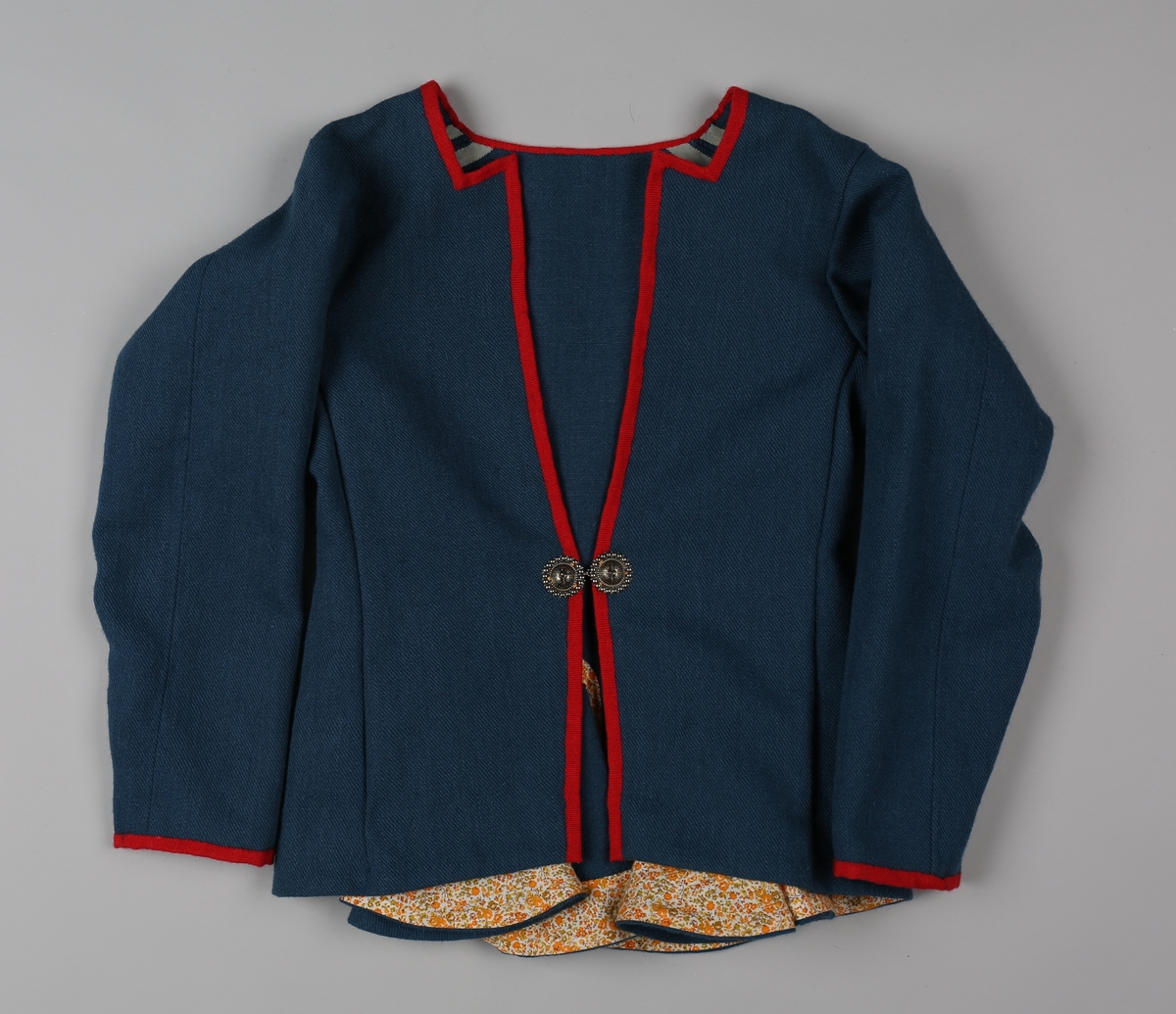 Drakt - Hordamuseet / DigitaltMuseum