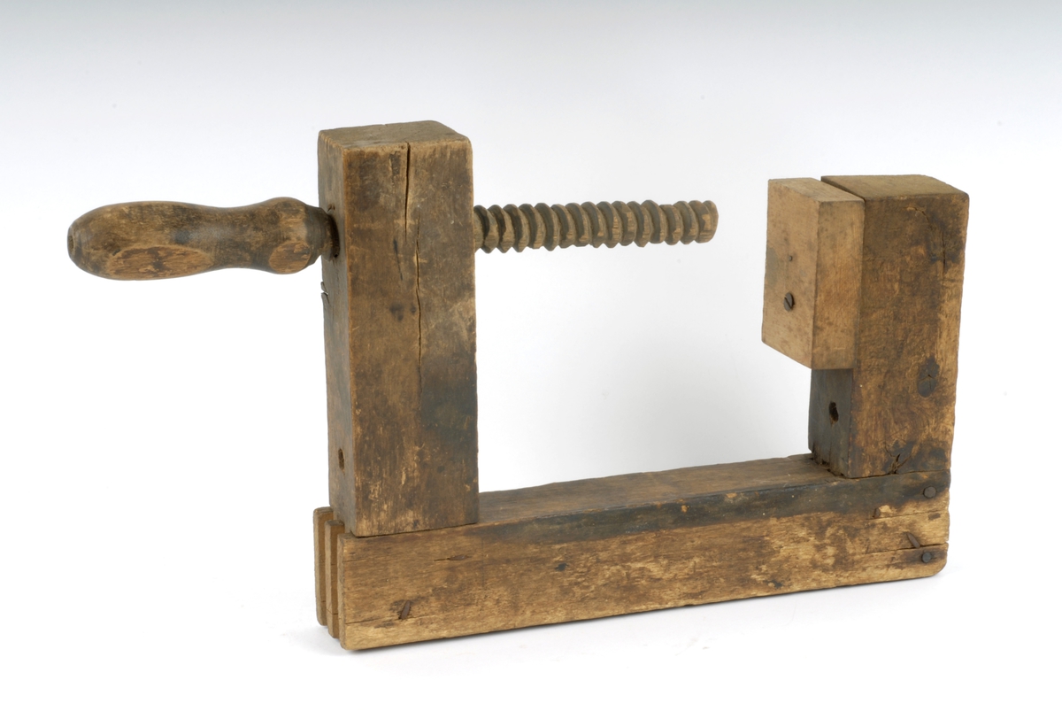 Tvinge - Akershusbasen / DigitaltMuseum