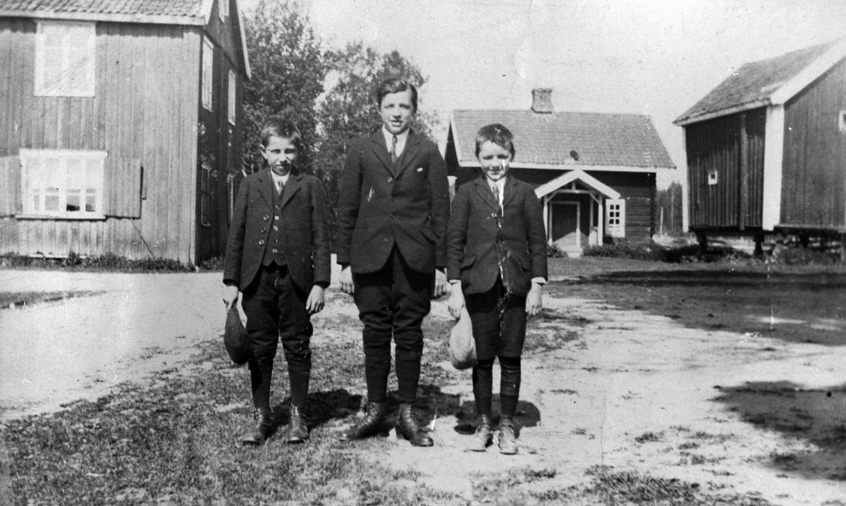 Stefan Kløyber, Erling og Johan Wiig. - Museene i Akershus / DigitaltMuseum