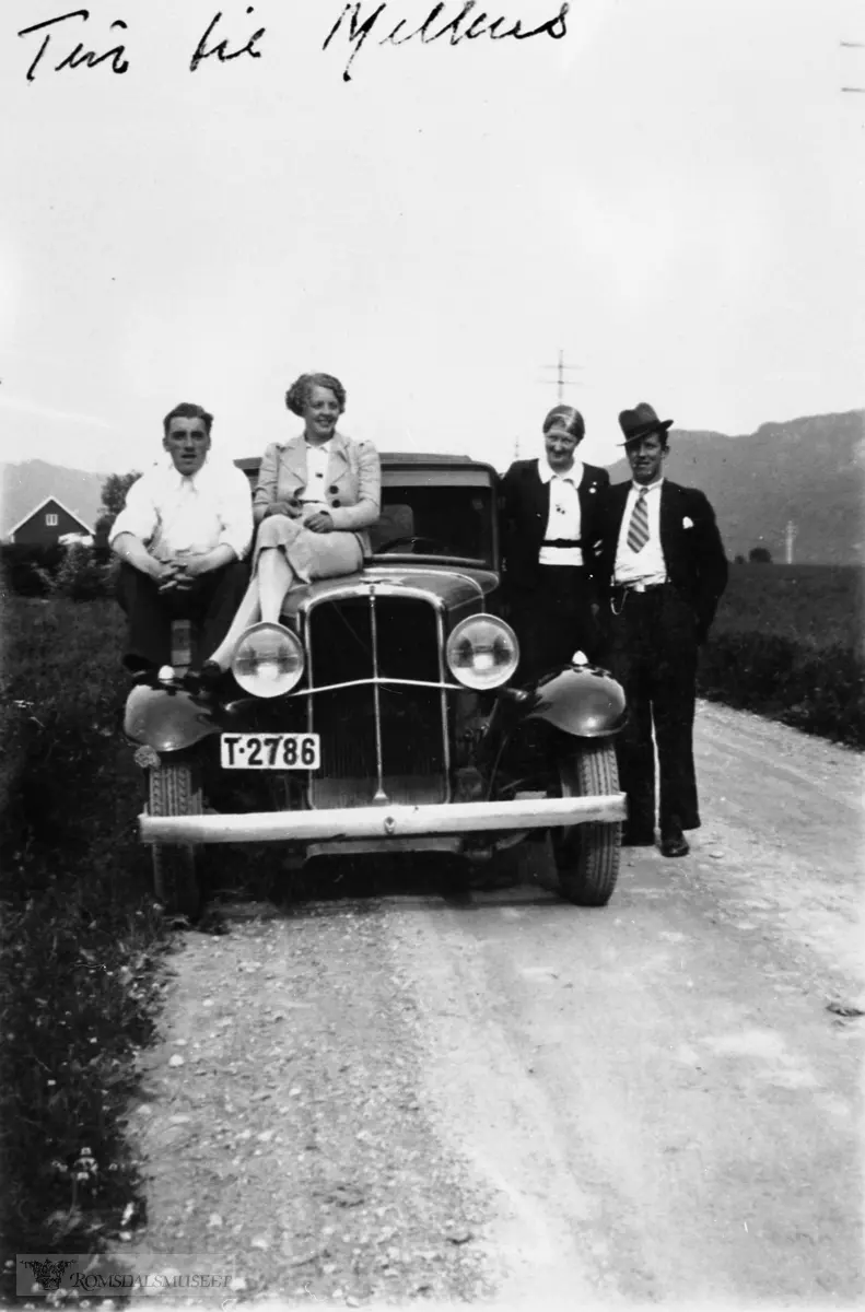 På tur til Melhus i 1936: .Nash årsmodell 1932-33 med reg nr T-2786. I ...