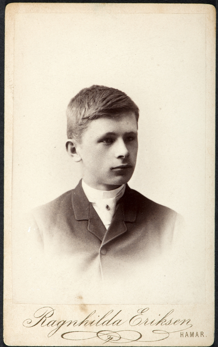 Knut Sandvik, portrett mann, visittkort. - Anno Domkirkeodden ...