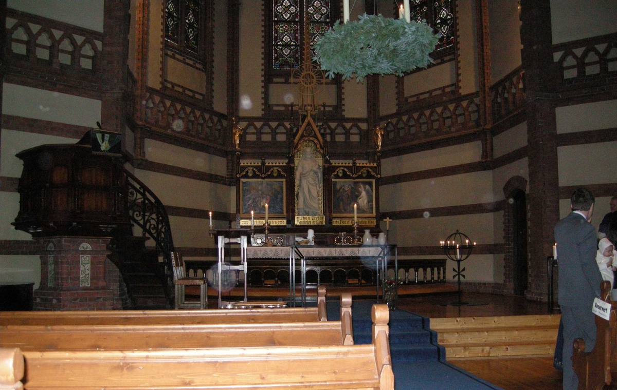Paulus kirke i Oslo, 2. søndag i advent, 09.12.2007. Fra koret i kirken ...