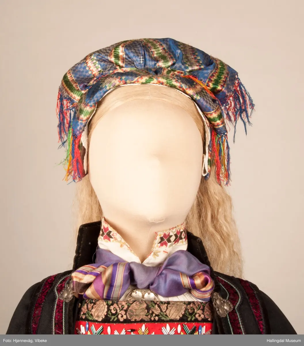 Folkedrakter fra Hallingdal - Hallingdal Museum / DigitaltMuseum