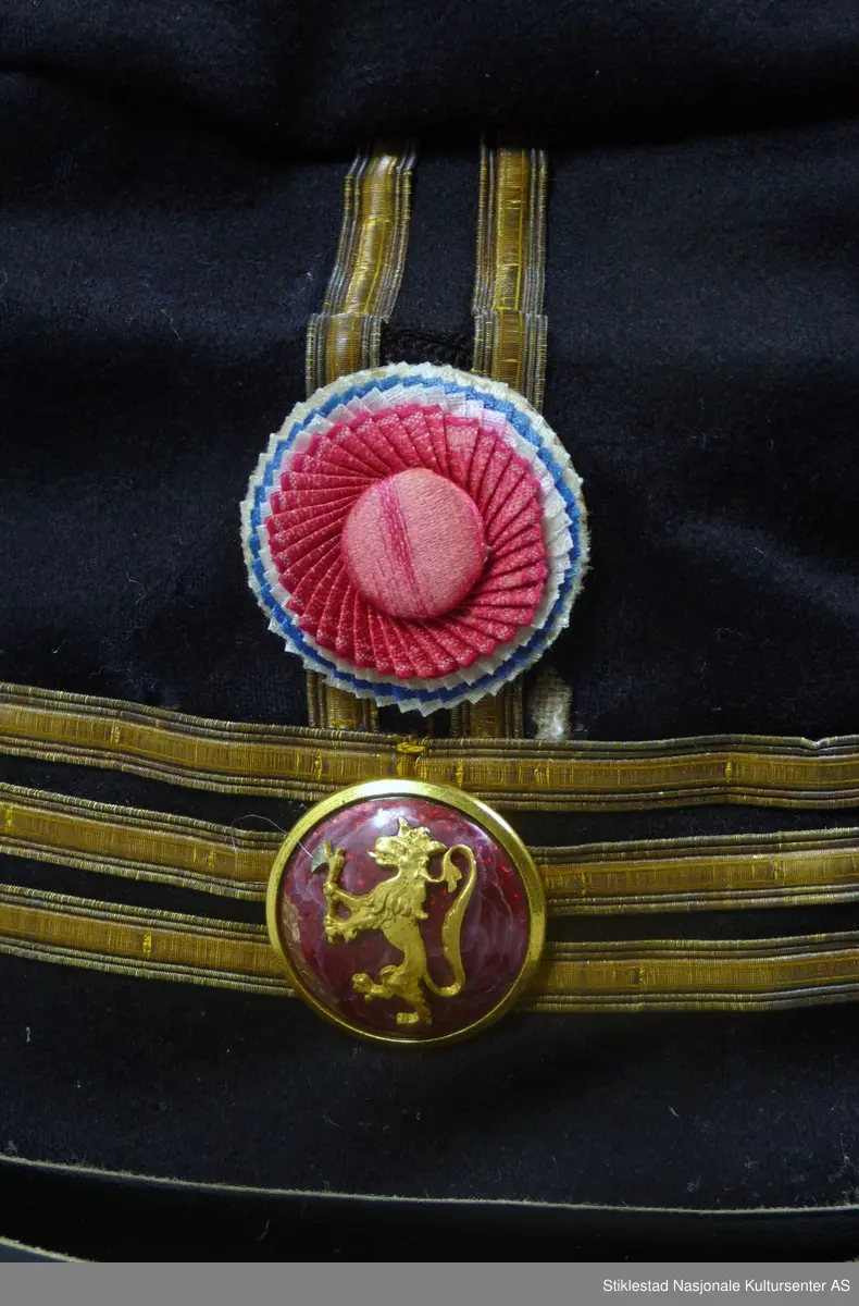 Uniform - Stiklestad Nasjonale Kultursenter AS / DigitaltMuseum