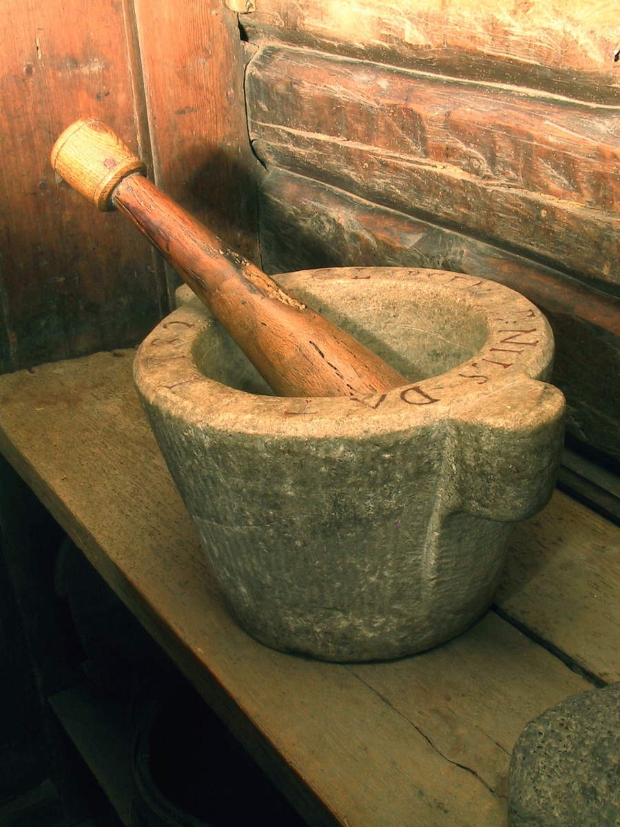 Morter med støter - Aust-Agder museum og arkiv – KUBEN / DigitaltMuseum