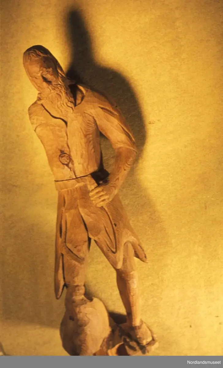 Treskulptur av Bodin kirke - Nordlandsmuseet / DigitaltMuseum