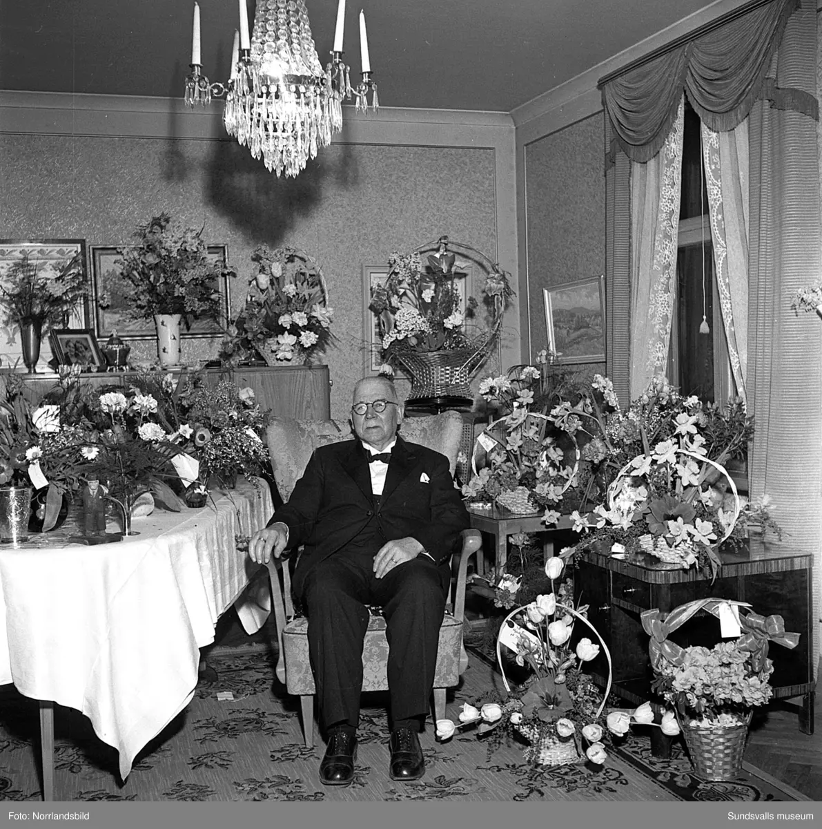 Målarmästare Carl Rupert Bonnströms 70-årsdag. Födelsedagsporträtt samt ...