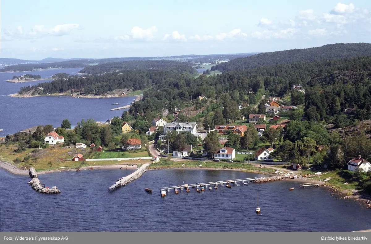 Oversiktsbilde over Røeds Hotell, Larkollen i Rygge med badestrand og ...