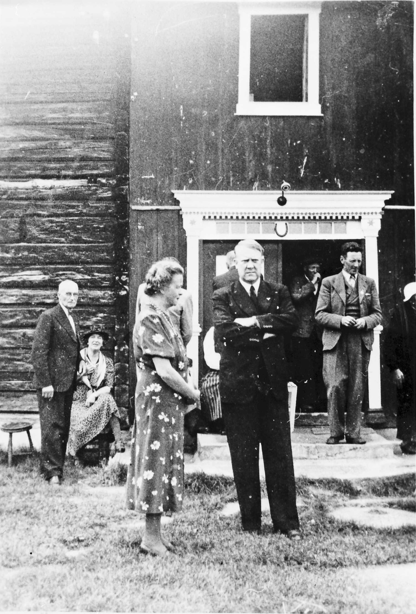 Sæthersgård, Inga Ustveth og Vidkun Quisling. - Anno Musea i Nord ...
