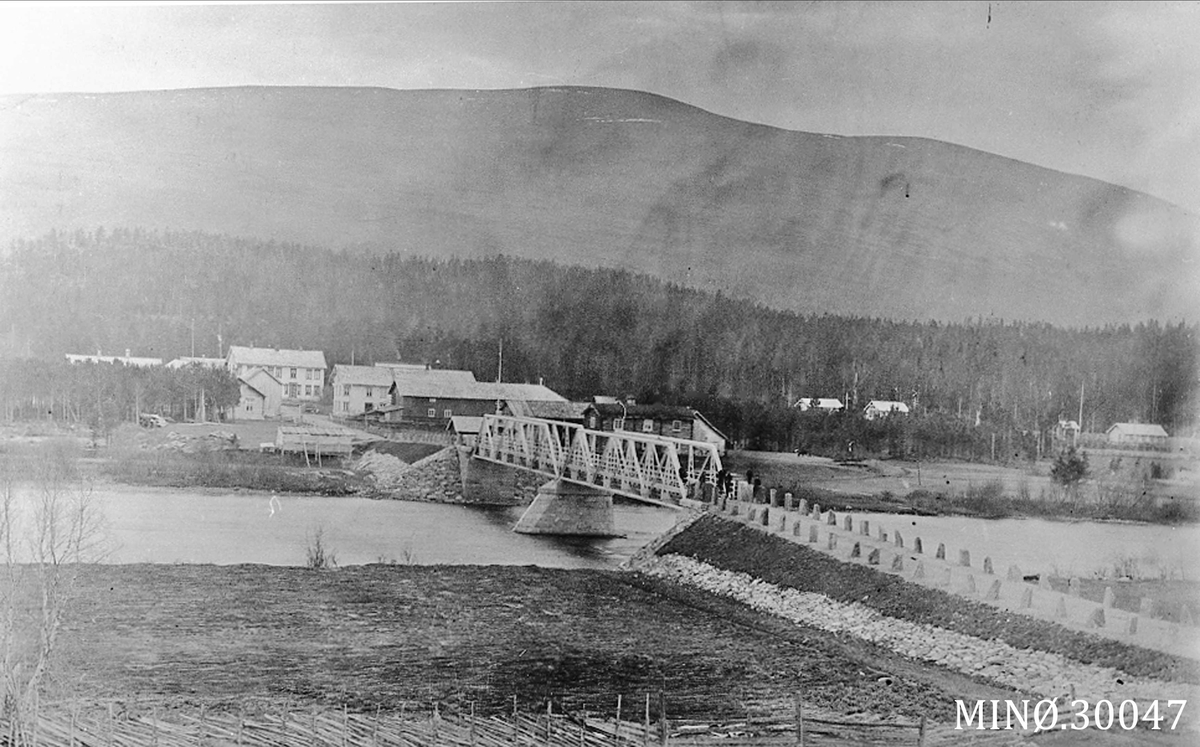 Oversiktsbilde Os bru - Anno Musea i Nord-Østerdalen / DigitaltMuseum