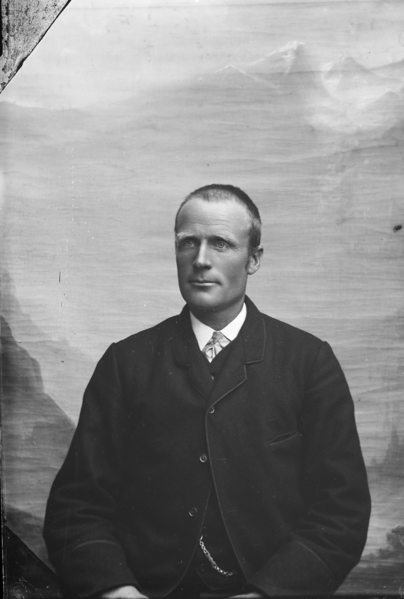 Portrett av Ole Iversen Eide, Nord-Fron - Maihaugen / DigitaltMuseum