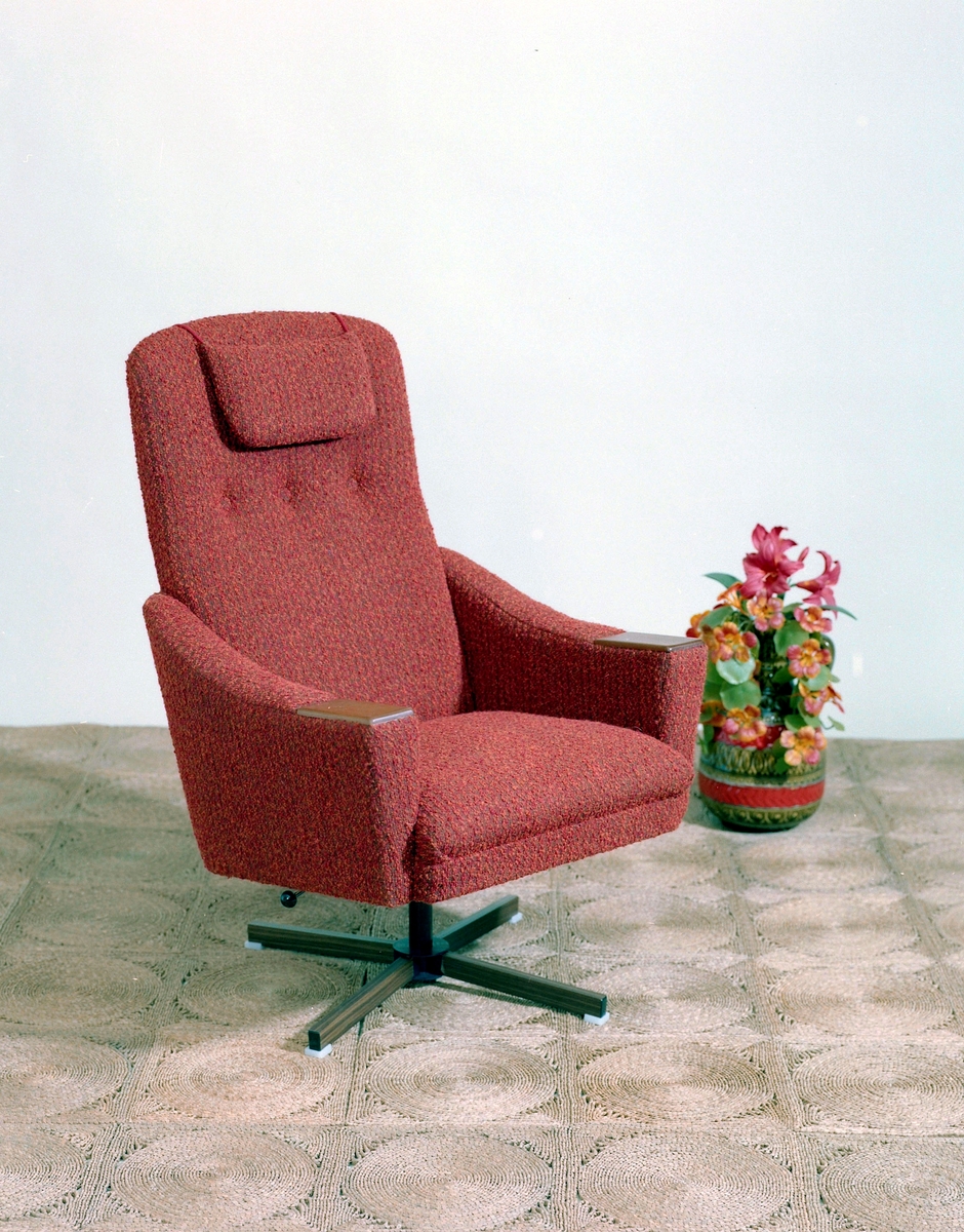 Lenestol/ svingstol. - Møbelmuseet / DigitaltMuseum