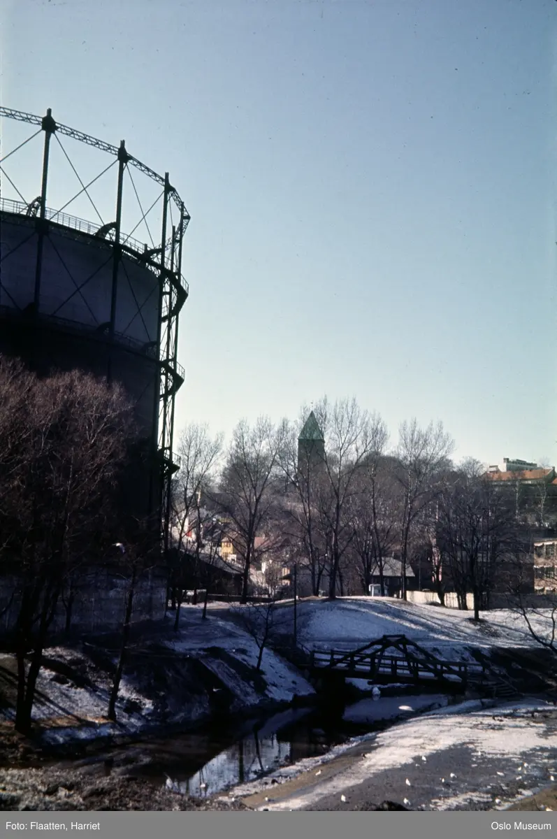 Gassbeholderen ved Kuba park. - Oslo Museum / DigitaltMuseum