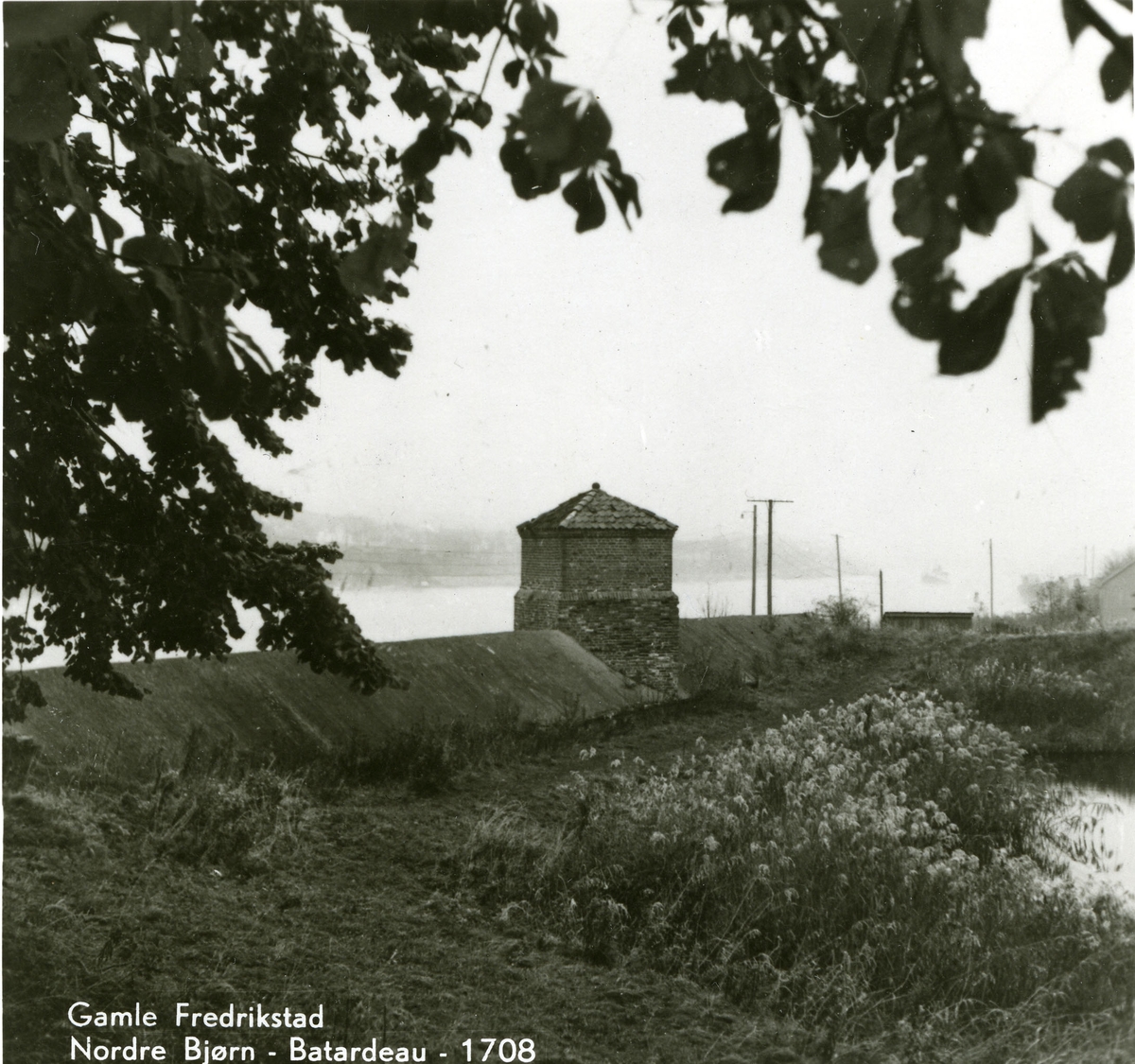 Fredrikstad. Østsiden. Gamlebyen. Nordre bjørn. vollgrav., batardeau ...