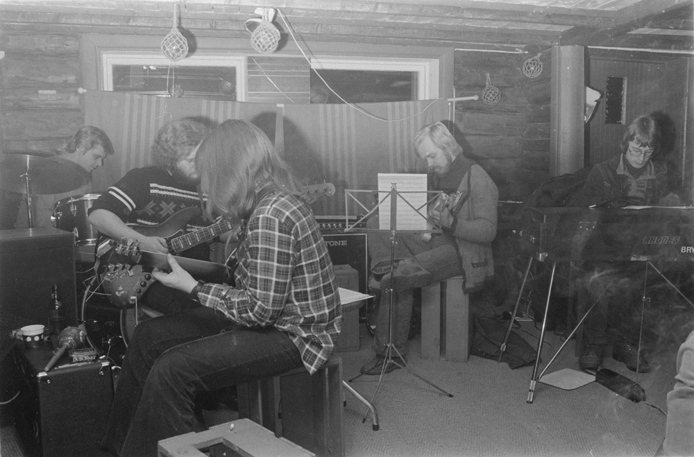 Mosjøen Jazzklubb tar i bruk Baadstøbrygga mars 1979. Ole Viggo Johnsen ...