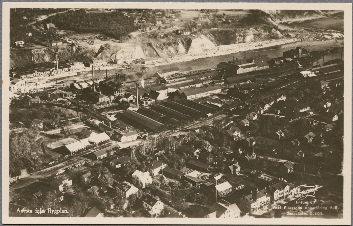 Flygfoto över Avesta. - Järnvägsmuseet / DigitaltMuseum