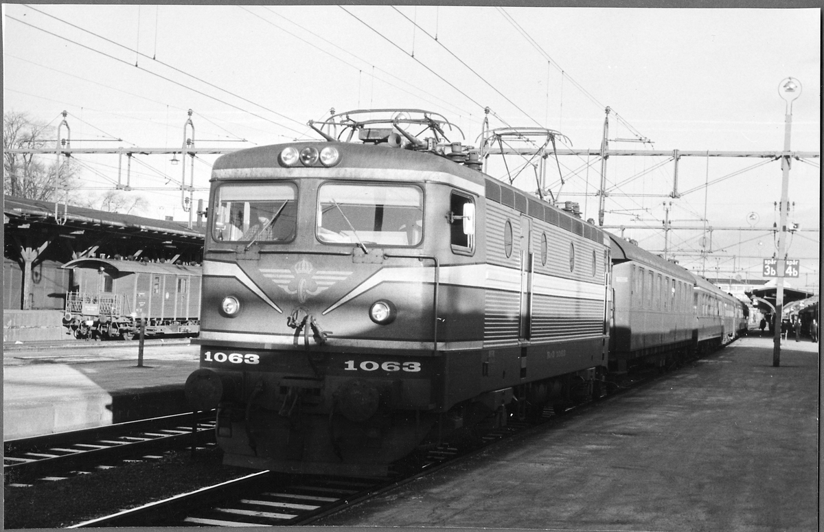 Statens Järnvägar, SJ Rc3 1063. - Järnvägsmuseet / DigitaltMuseum