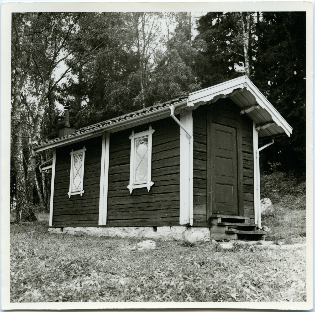 Herrljunga station öppnad 1863. Först byggdes ett litet stationshus som ...