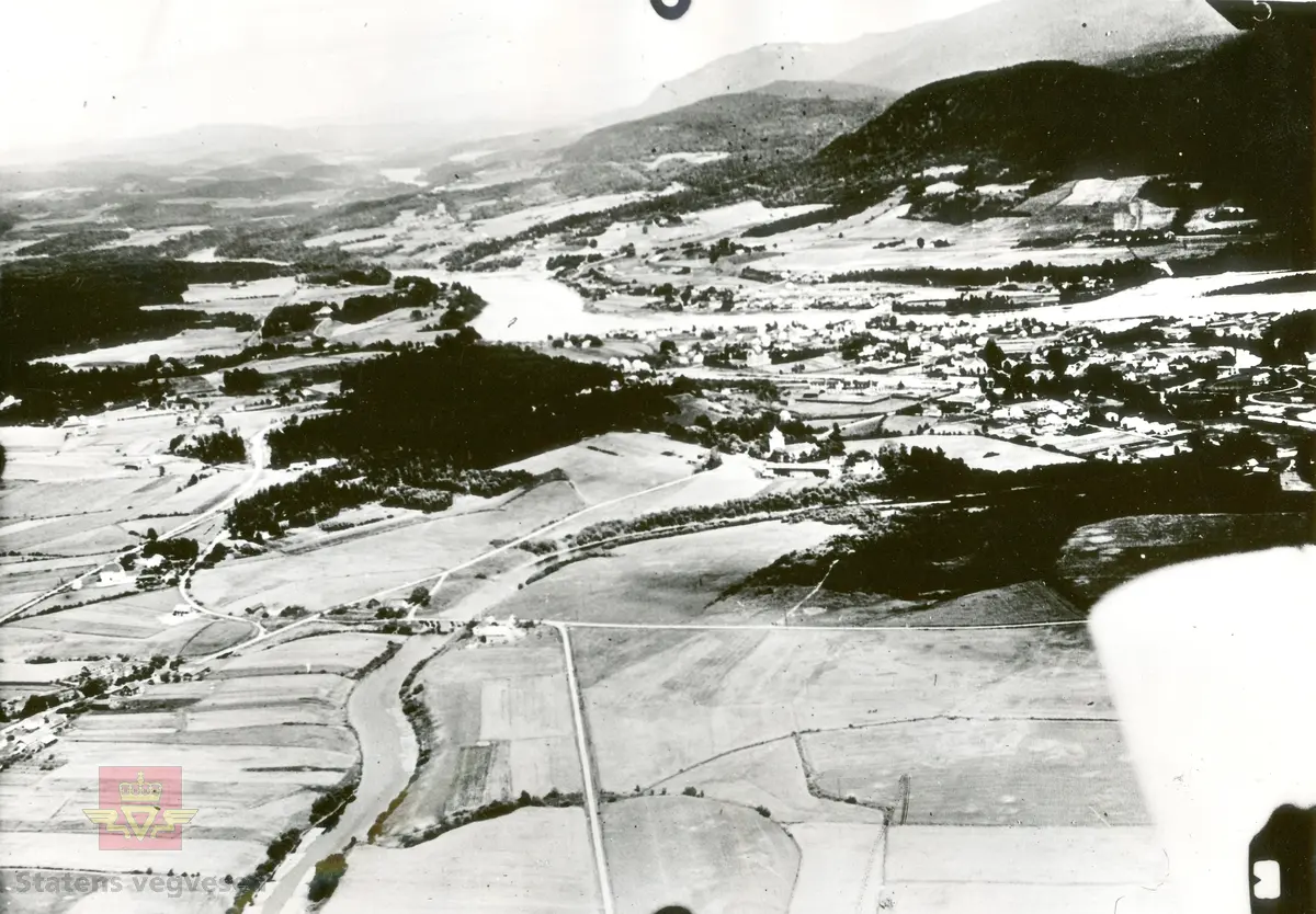 Flyfoto av Hokksund - Norsk vegmuseum / DigitaltMuseum