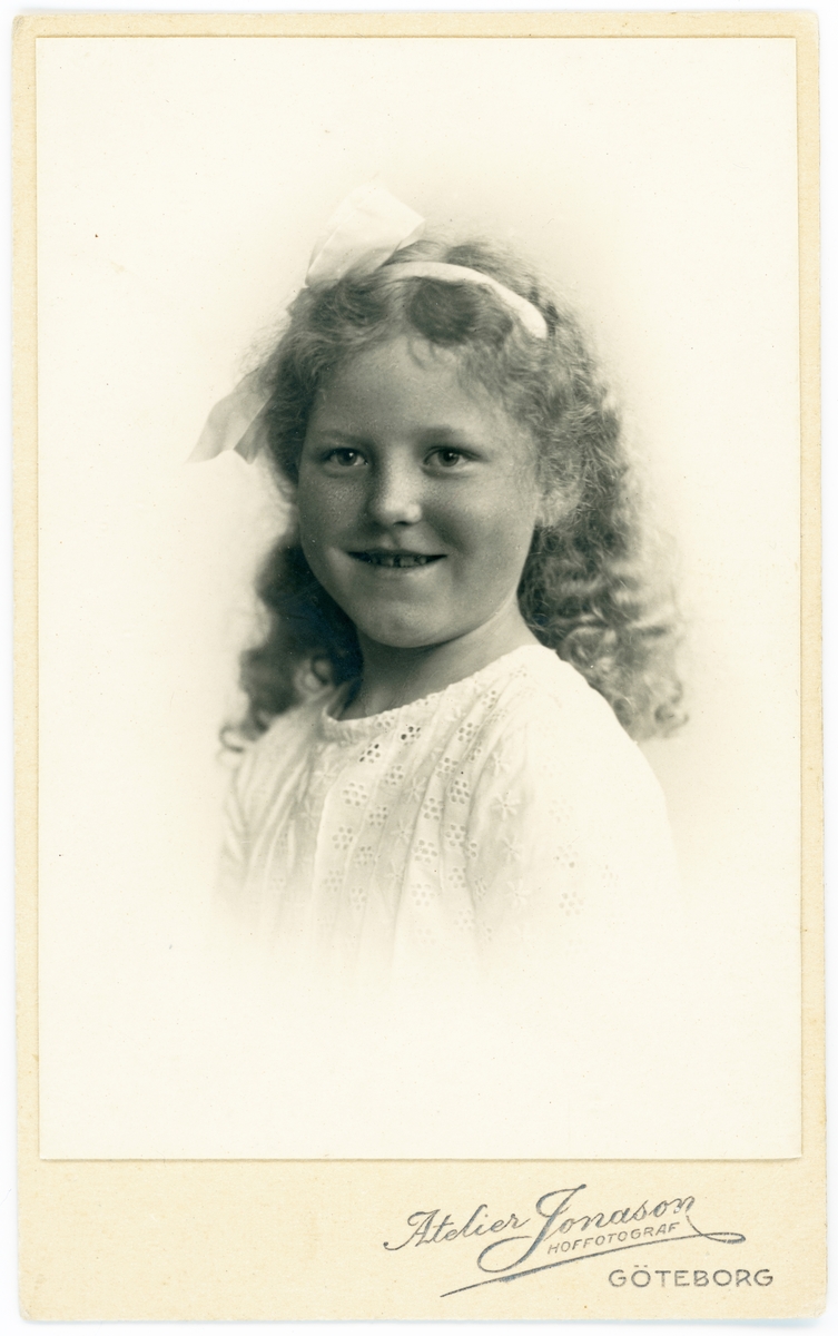 Porträtt Anna Lisa - Vänersborgs museum / DigitaltMuseum