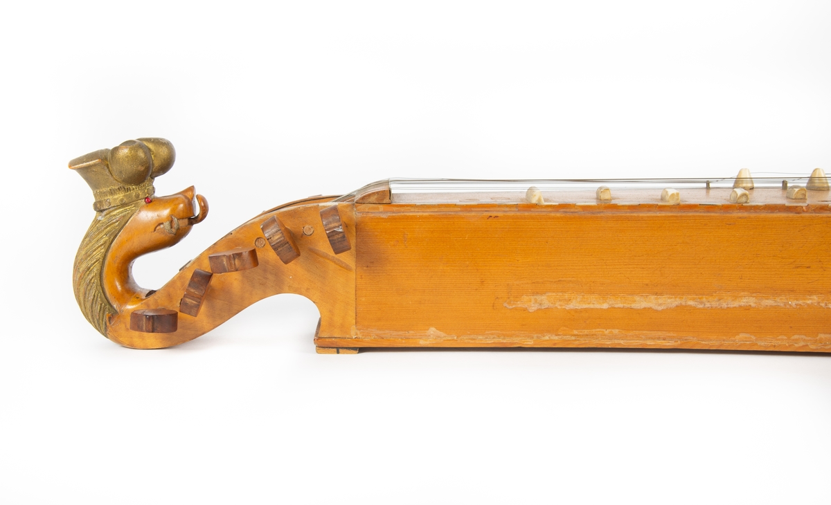 Langeleik - Valdres Folkemuseum / DigitaltMuseum