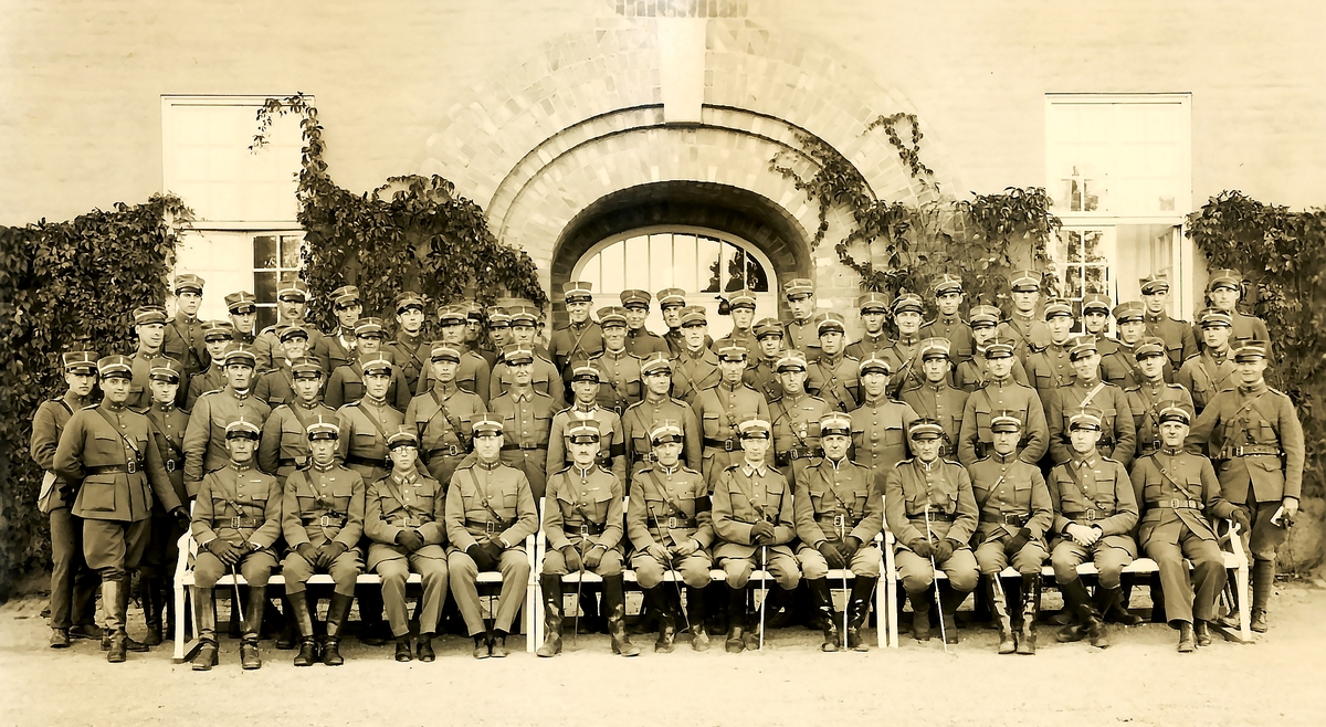 Södermanlands regemente. Befäl och övriga anställda - Arsenalen ...