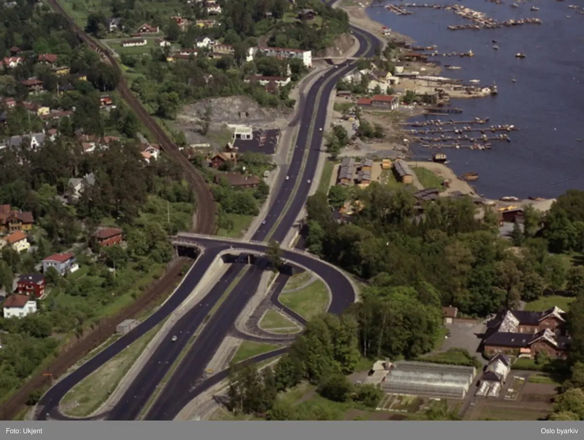 Drammensveien ved Vækerø. Sørvangen. (Flyfoto) - Oslo byarkiv ...