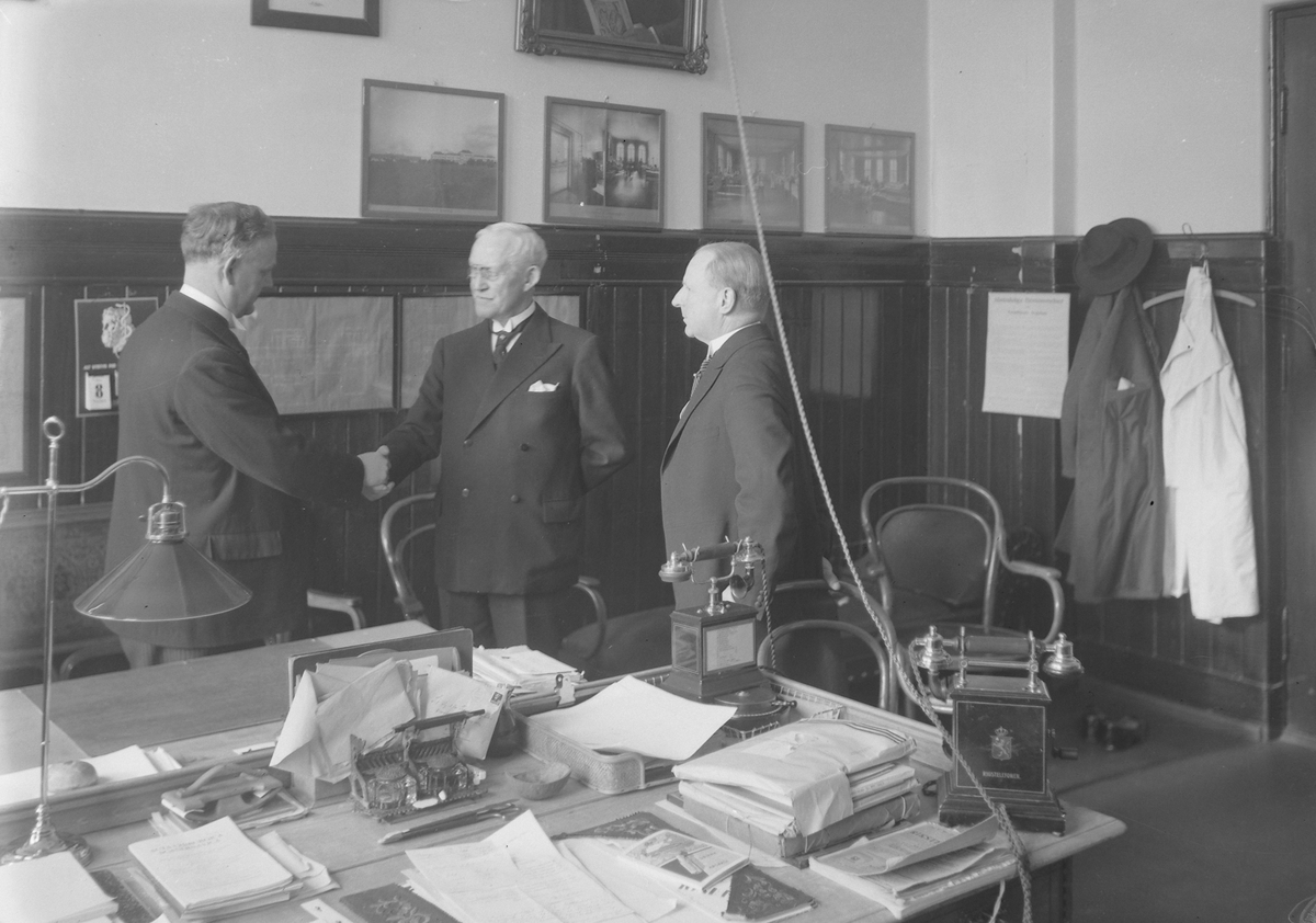 Overlege Alexander Martinus Holst på Trondhjems Kommunale Sykehus ...