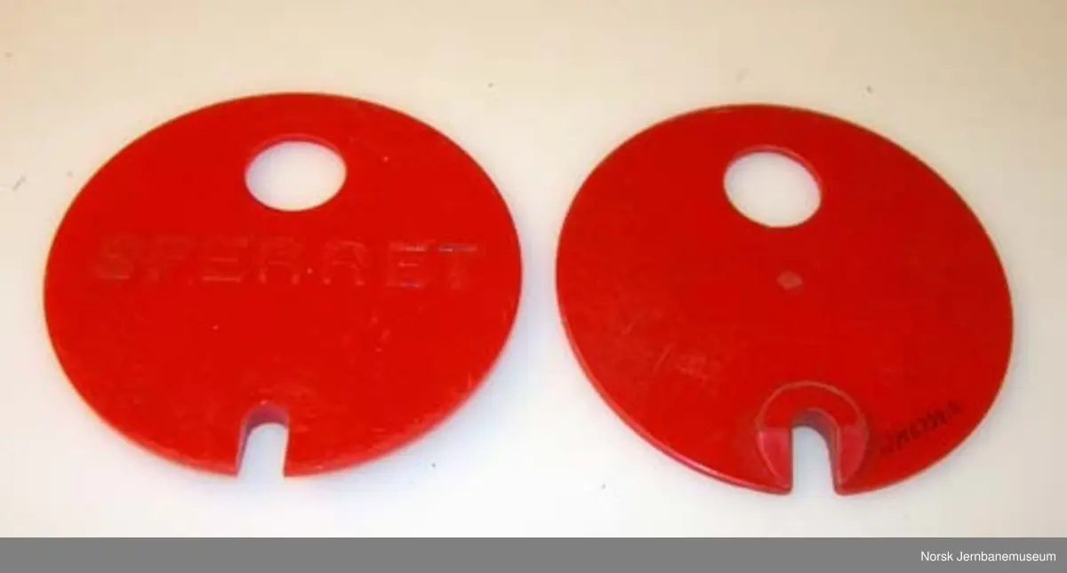 Sperreskilt - Norsk Jernbanemuseum / DigitaltMuseum