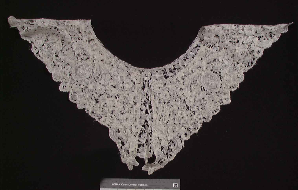 Krage - Norsk Folkemuseum / DigitaltMuseum