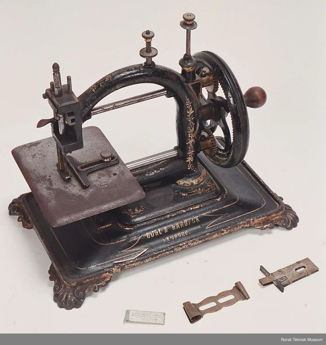 Symaskin - Norsk Teknisk Museum / DigitaltMuseum